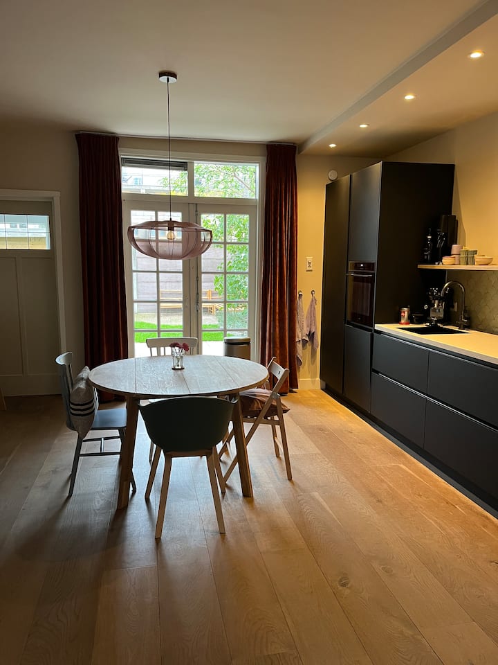 Gezellige Kleurrijke Benedenwoning In Utrecht - Utrecht