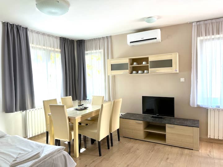 Modern 3 Bedroom Family Apartment By Prime Stay - Budapest