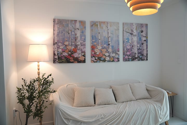 City Center/cozy/max 6/family/books/whitetreehouse - Gwangju