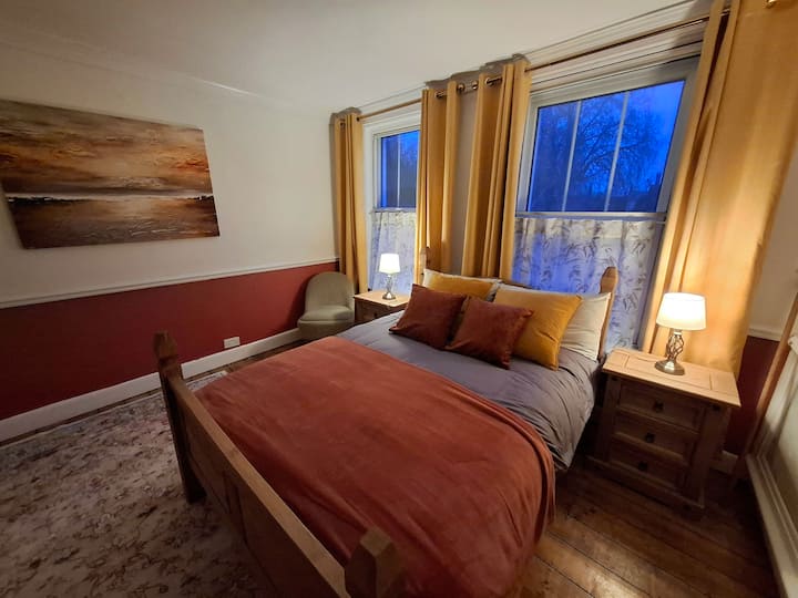 House In Central Salisbury - Salisbury