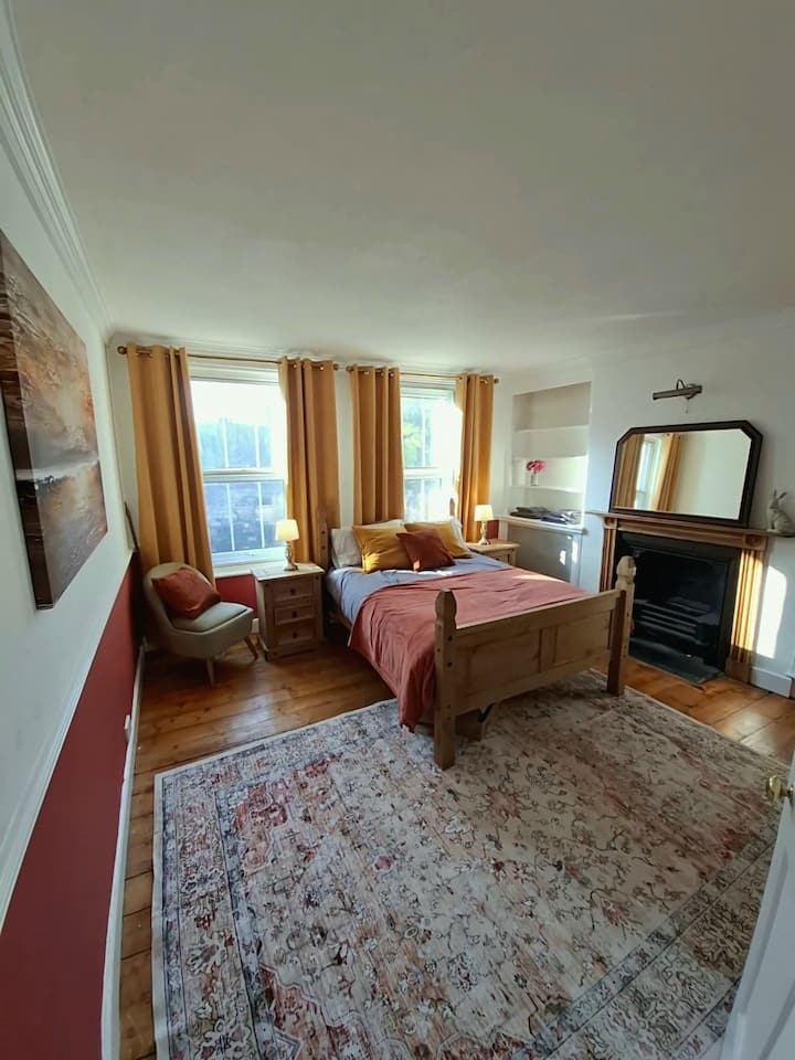 House In Central Salisbury - Salisbury