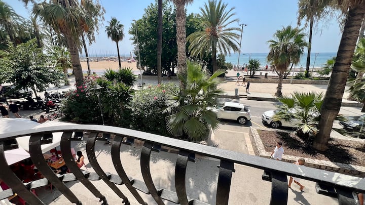 Batlló: Frente La Playa De La Ribera Centro Sitges - Sitges