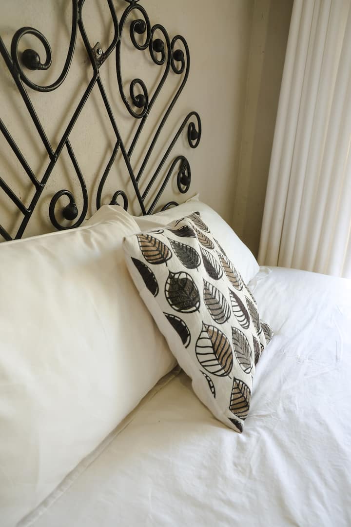 Comfy En-suite 1.3km From Sam Levy's Village - Harare