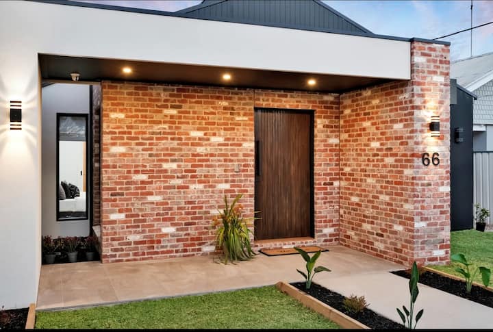 Luxe On Lemon – 6 Beds + 6 Bathrooms Mildura Cbd - Mildura