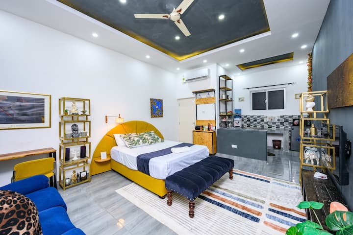 Goldies Studio Nyali Links Rd Quickmart Mall. - Mombasa