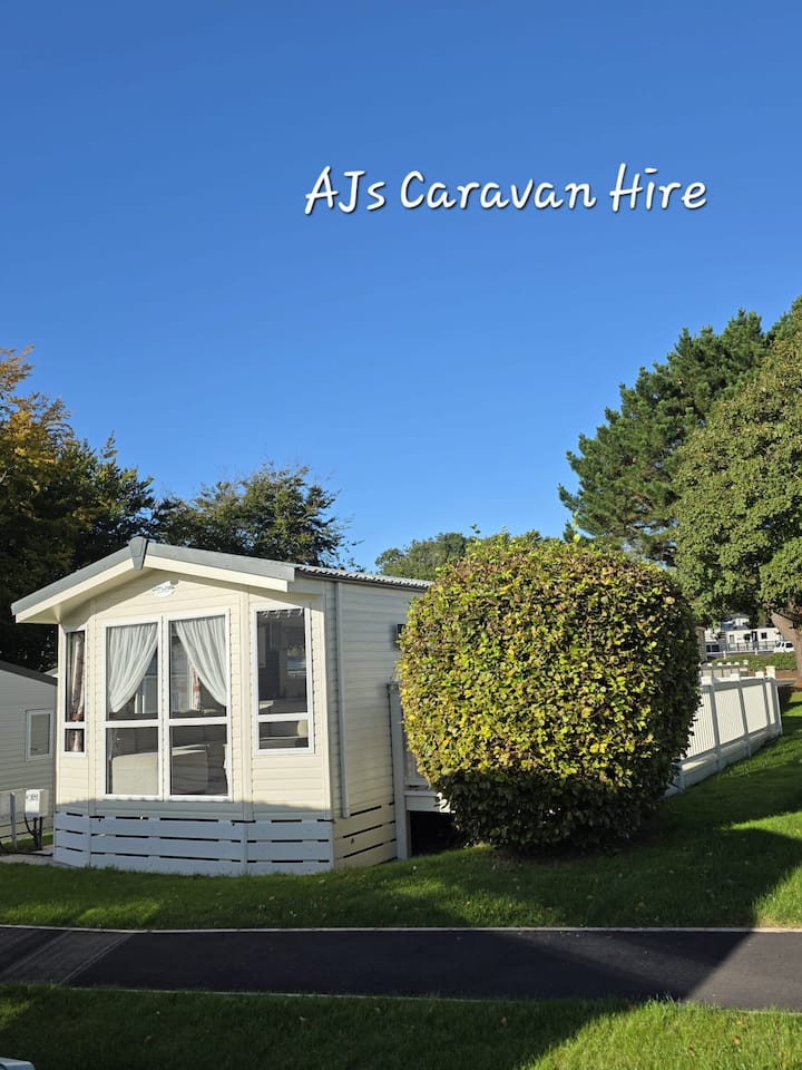 M45 - 3 Bed Caravan With Full-length Side Decking - Paignton
