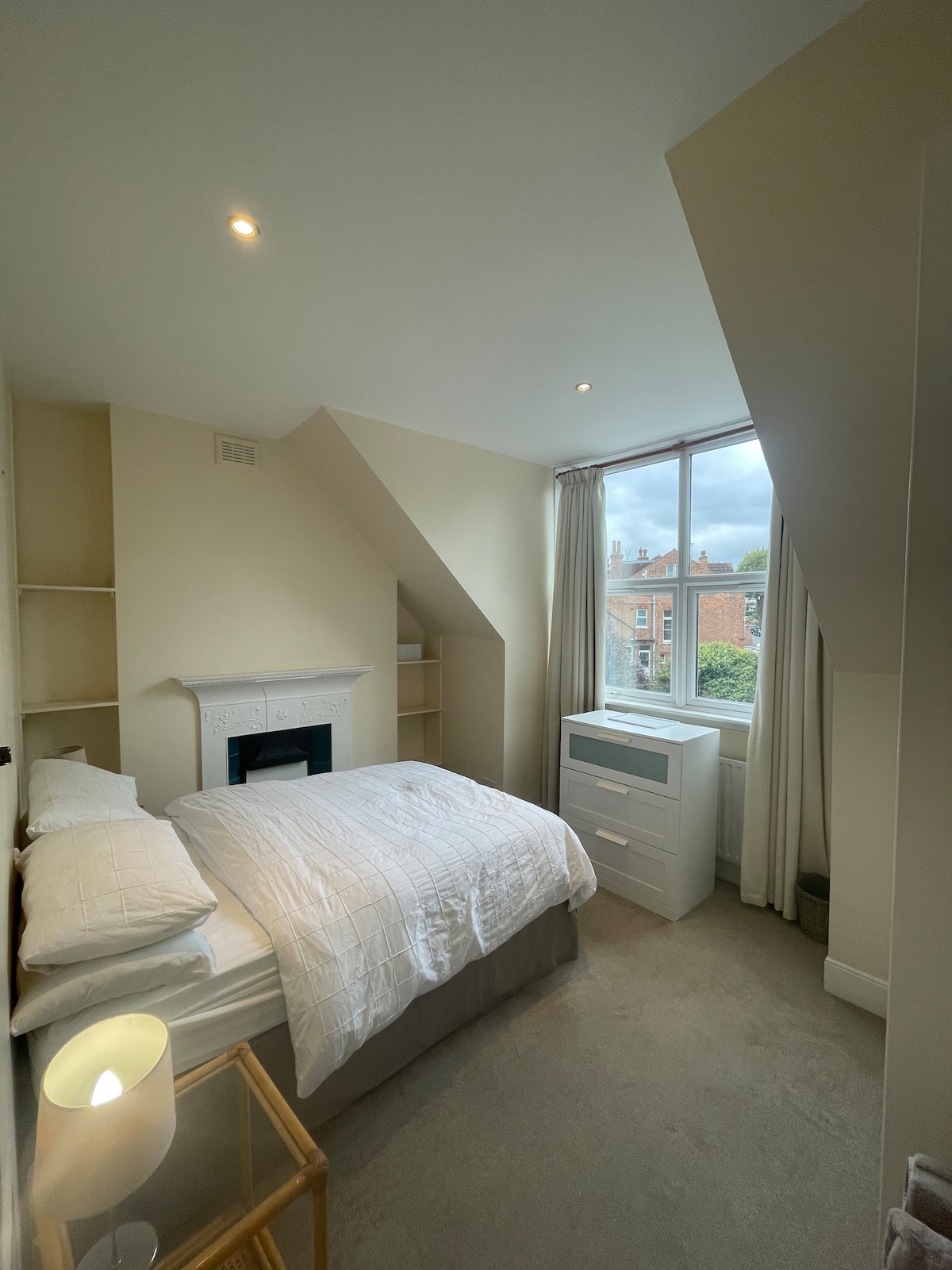 Contemporary Brondesbury Park Apartment - Flats for Rent in Greater ...