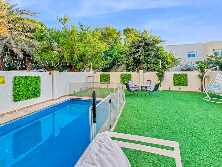 Arabian Style Villa With Private Swimming Pool - Abu Dhabi