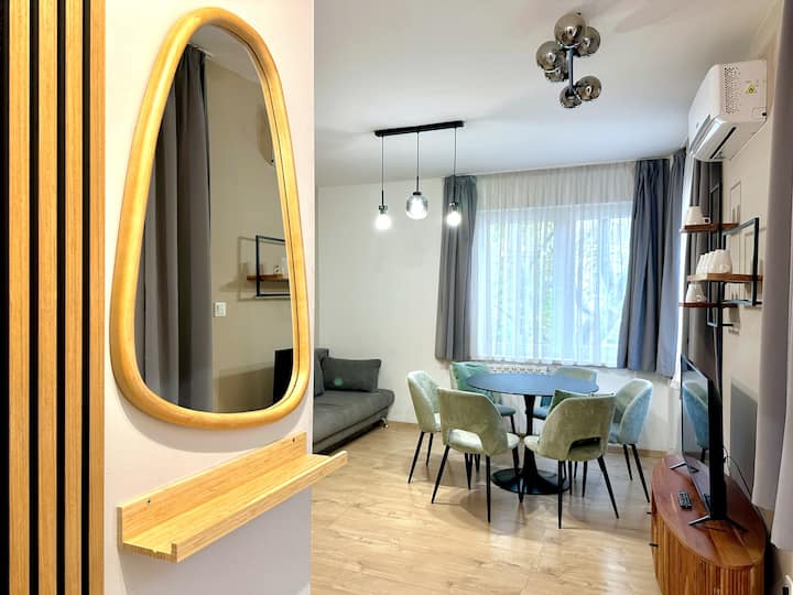 Deluxe 3 Bedroom Family Apartment By Prime Stay - Węgry