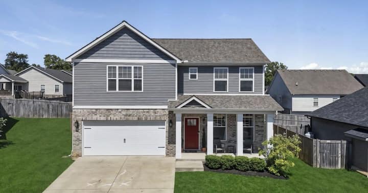 Thoroughbred Getaway - Georgetown, KY