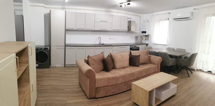 Apartament Cu 3 Dormitoare In Imobil De Lux - Baia Sprie