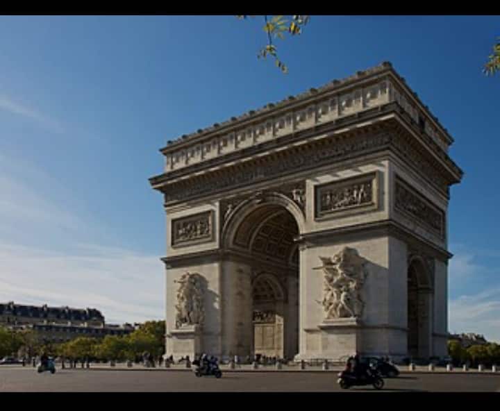 ÉLégance Arc De Triomphe - Paris