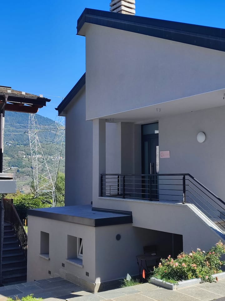 Cà Del Poz, Una Villa Immersa Nel Verde - Tirano