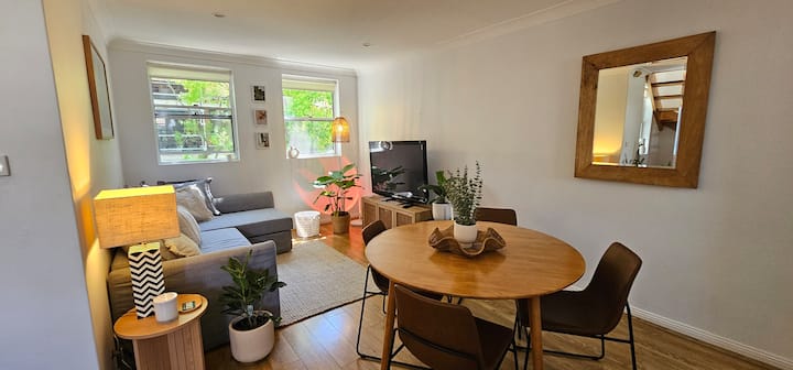 3 Storey Surry Hills Hideaway - Sydney central station
