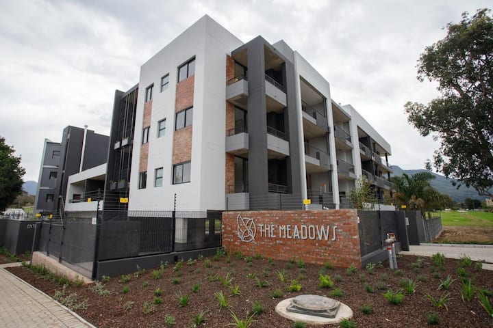 Mead104 In George - George