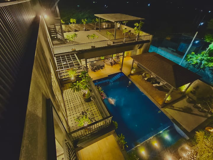 Vicinity’s Blackolive Luxury 4bhk Farmstay - ジャイプル