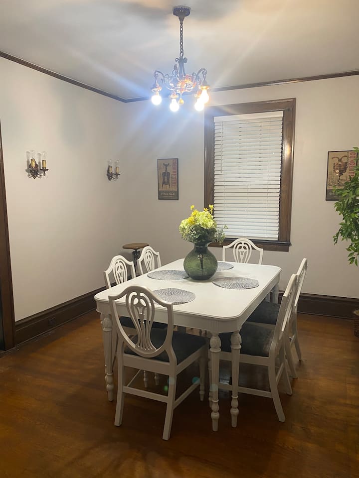 Historical Home With Vintage Charm Downtown Soo Mi - Sault Ste. Marie, MI