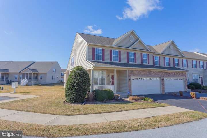 Beach Themed Townhome Conveniently Located. - Dewey Beach, DE