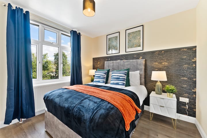 Stunning 6 Bedroom In Wembley - Parking - Harrow