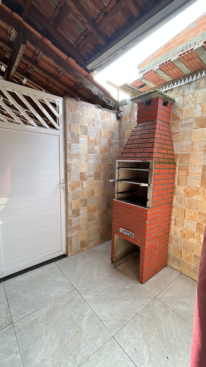 Casa Com Churrasqueira A 15 Min Da Praia - Praia Grande