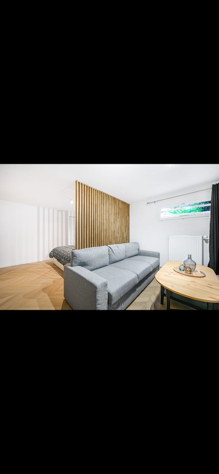 Suite Privée à Rueil, Confort à 2 Pas De Paris - Nanterre