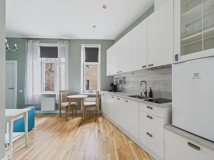 Affordable City Centre Studio | Next To Jrt - Riga