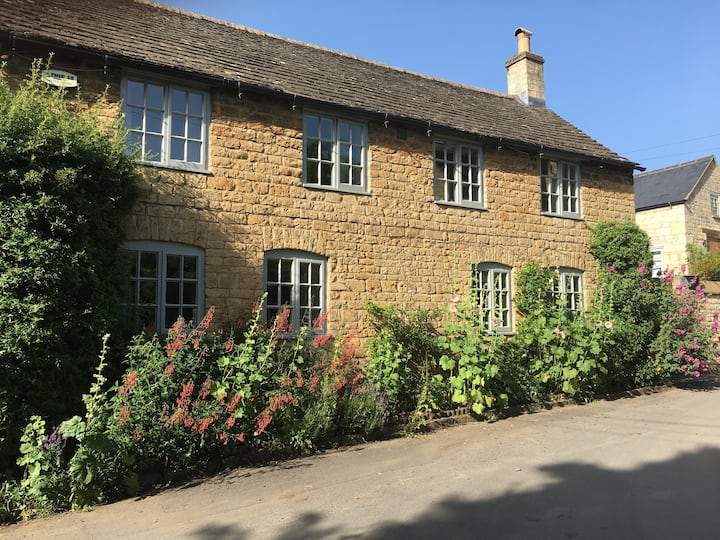 Two Into One Cottage - Rutland