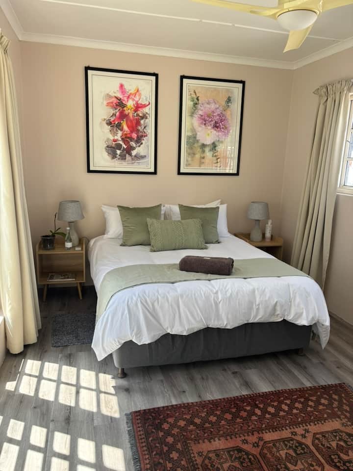 Harewood Cottage - East London