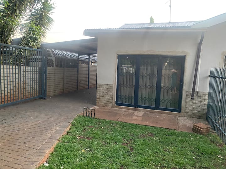 Centurion - Spacious Privat Flat - Centurion