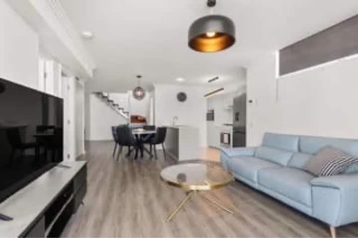 Modern 3br Retreat In Chermside - Virginia