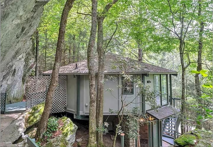 A Mountain Retreat At Hound Ears - Boone, NC