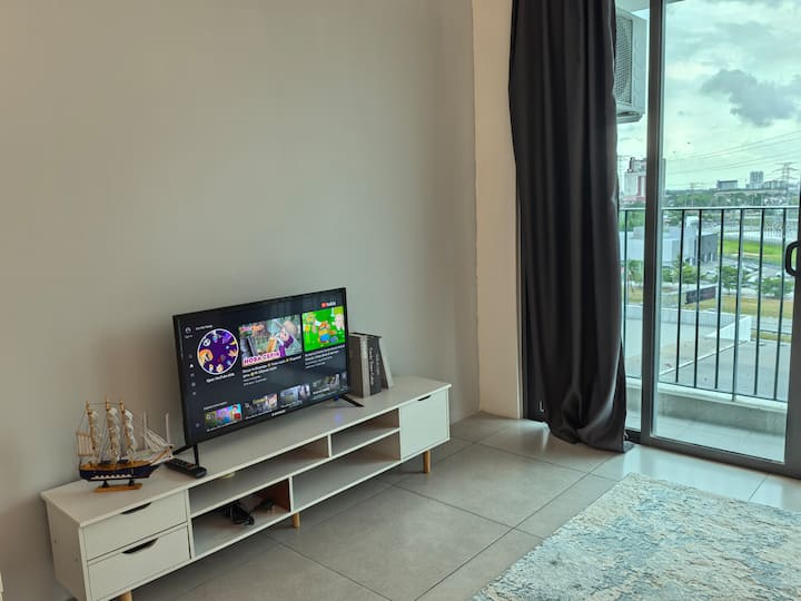 Random Suite In Perai Meritus Residensi - Perai