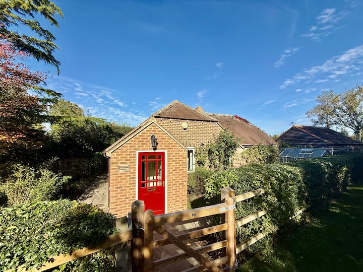 Cosy Country Retreat With Garden & Tennis Court - Wantage