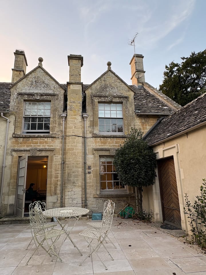 Spacious Luxury Cottage, In The Heart Of Burford - Burford, UK