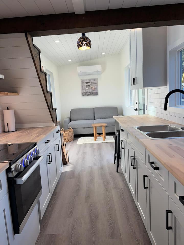 The White Cedar Tiny House - Hope