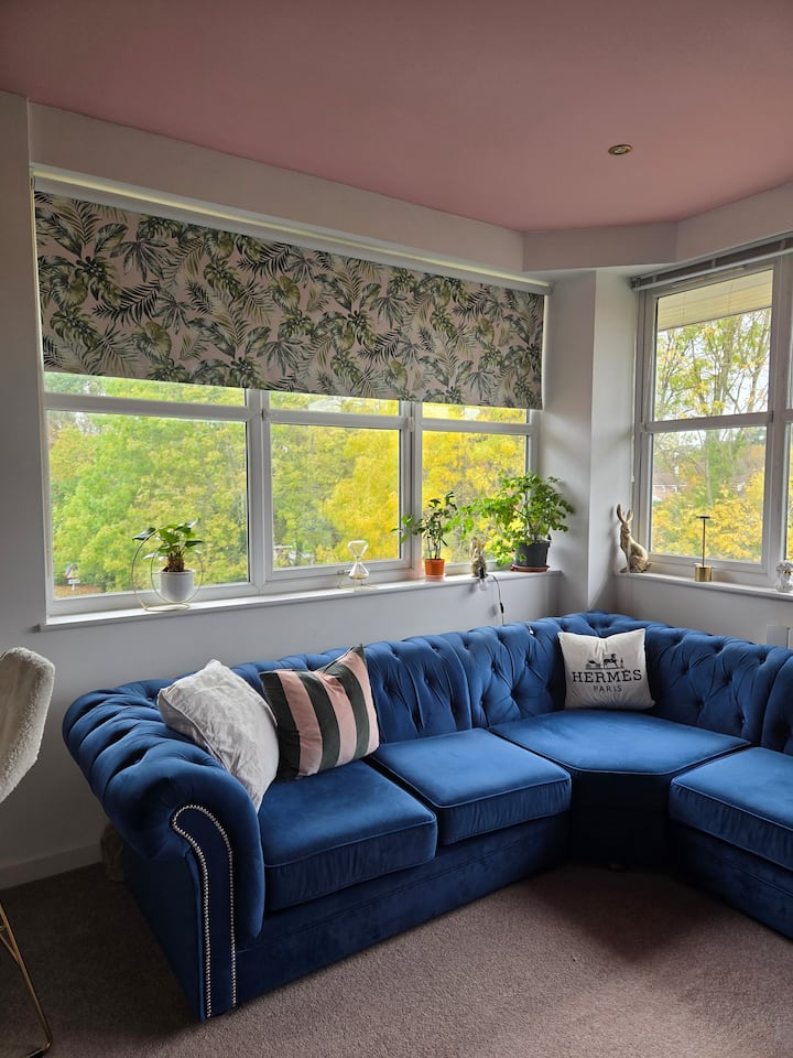 Chic & Cosy Flat | Wokingham Retreat - Bracknell