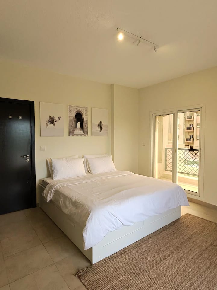 6 Guest/2br Apt ~ Pool ~ Parking ~ Rooftop Terrace - Dubai