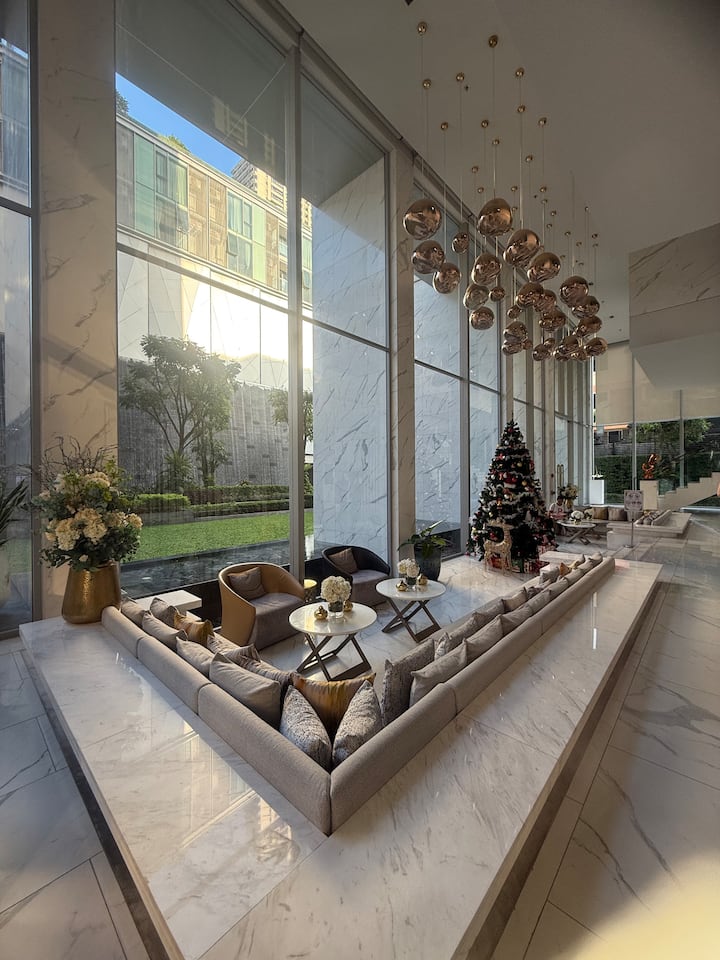 High-floor Urban Luxury On Sukhumvit 11 – Bts Nana - Bangkok