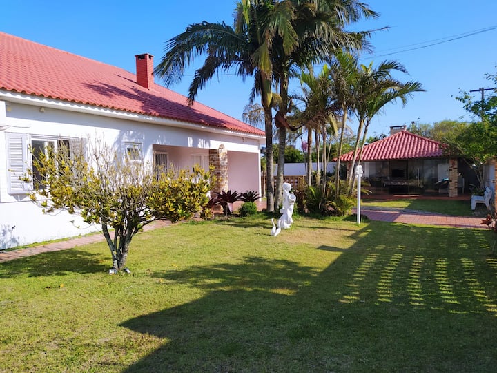 Uma Casa Ampla E Aconchegante. - Xangri-Lá