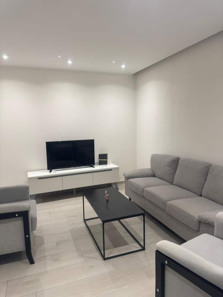 Glar 1br Apartment Barrikada - Tirana
