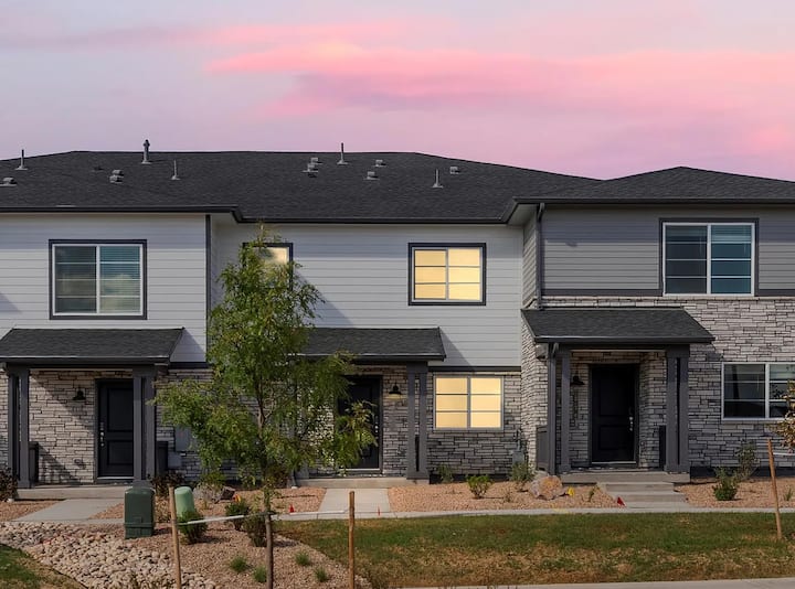 Spacious 3br | Family-friendly Stay Near Dia - Aurora, CO