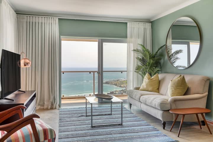 Camps Bay Seaview 2-bed Retreat - Cape Town