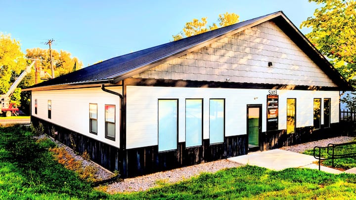 Huge 6br House Downtown Dells - Right On Broadway! - Wisconsin Dells, WI