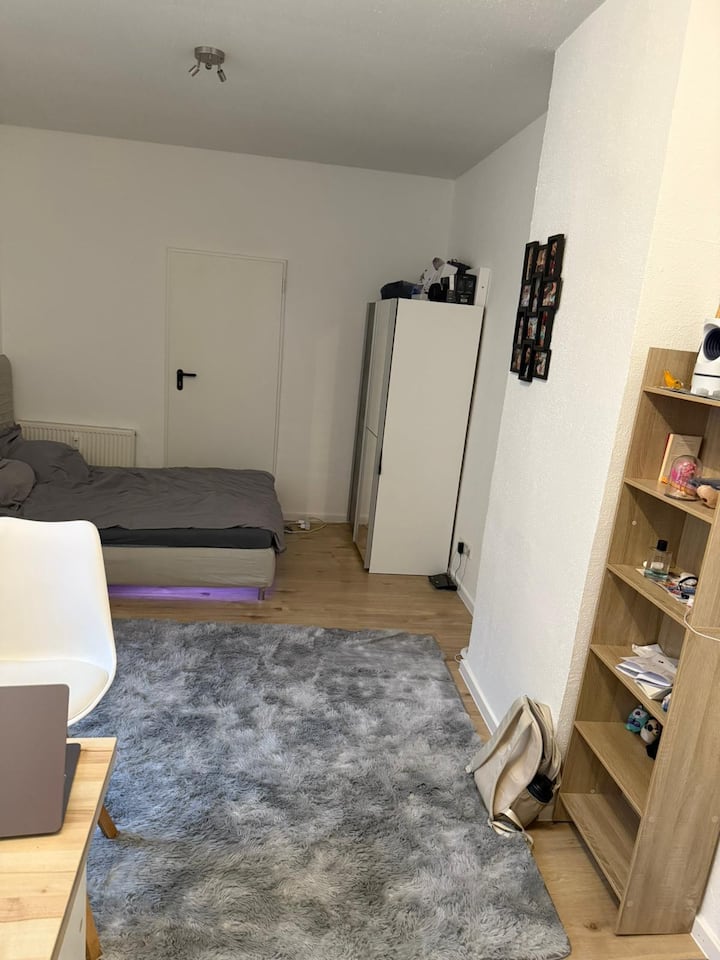 Eigene Wohnung Zur Kurzzeitmiete , Von Stundent - Krefeld
