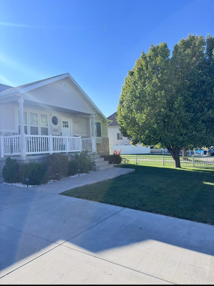 Modern Home W/ Easy Freeway Access - Great Salt Lake State Park, Magna