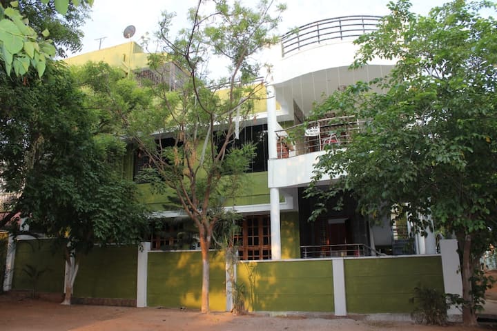 “Independent Bungalow First Floor In Quiet Area” - Hosapete
