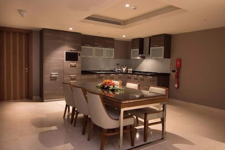 Partner Offer -Three Bedroom Apart-grand Milennium - Muskat