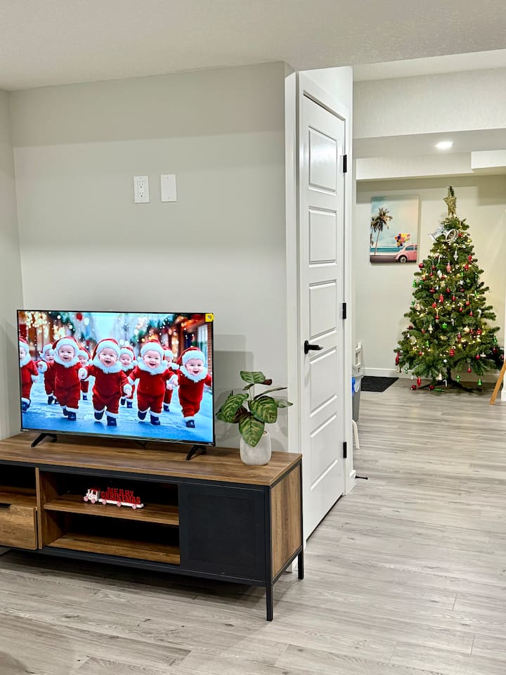 Meet’s Retreat (2 Bed 1 Bath Basement) - Edmonton
