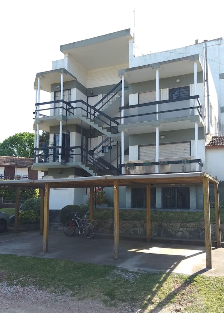 Departamento 3 Amb. 
Cuadra Y Media De La Playa - Villa Gesell