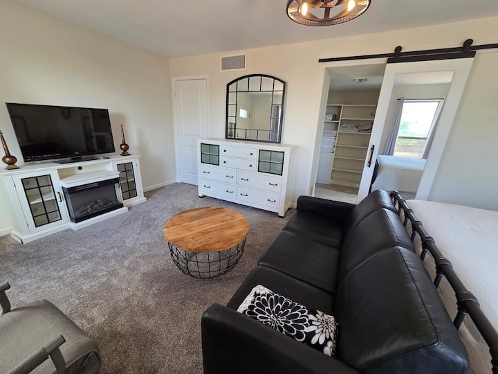Bright, Beautiful Studio For Nature Lovers - Fountain Hills, AZ